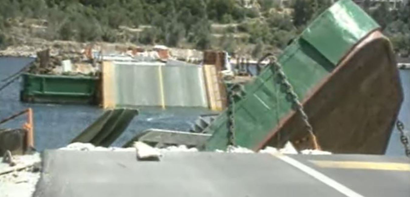 U srpnju 1993. – Otvoren je pontonski most u Maslenici i aeorodrom u ...