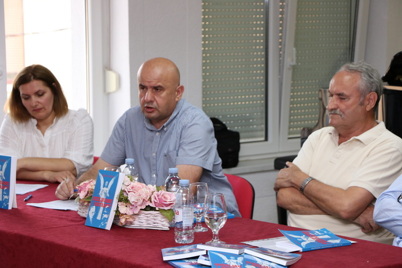 FOTO U dvorani Matice Hrvatske u Splitu održano predstavljanje knjige ...